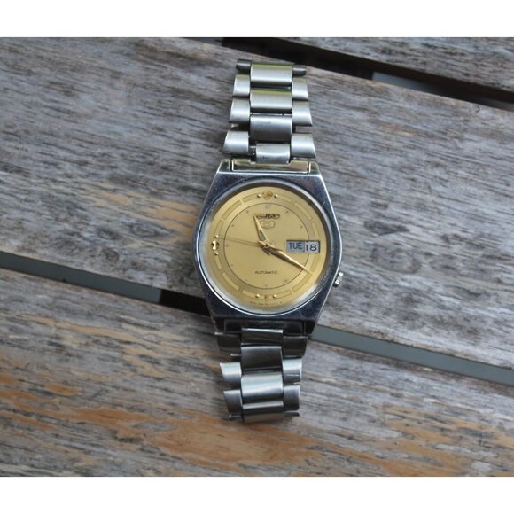 Seiko | Accessories | Vintage 976 Seiko Automatic Mens Silver Watch Wdaydate Gold Accents | Poshmark